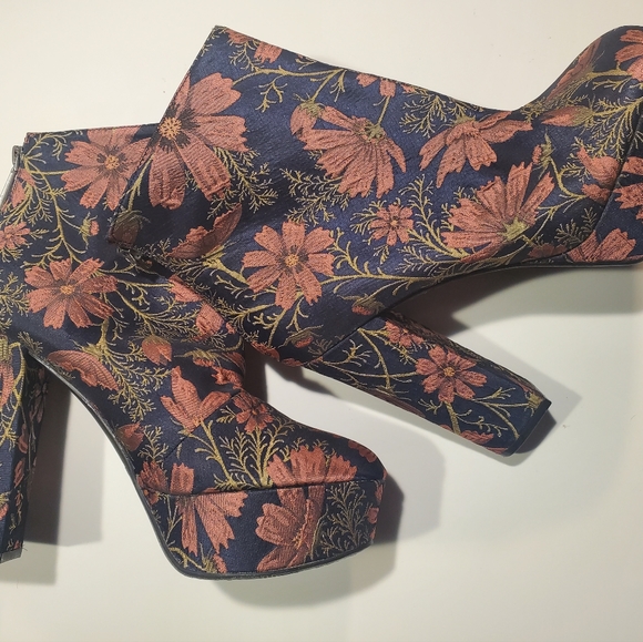 Cupid | Shoes | Cupid Sz 9 Ankle Boots Floral Satin Tapestry Design 5 Block Heel Zip Back | Poshmark
